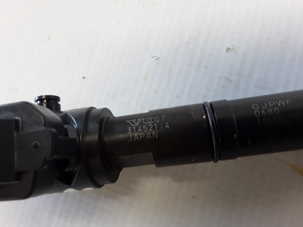 Used VOLVO XC90 Fuel injector 31452114