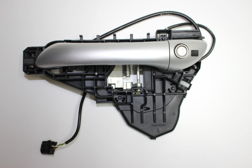 Used Mercedes Benz R-Class Front door external opening handle and its ...