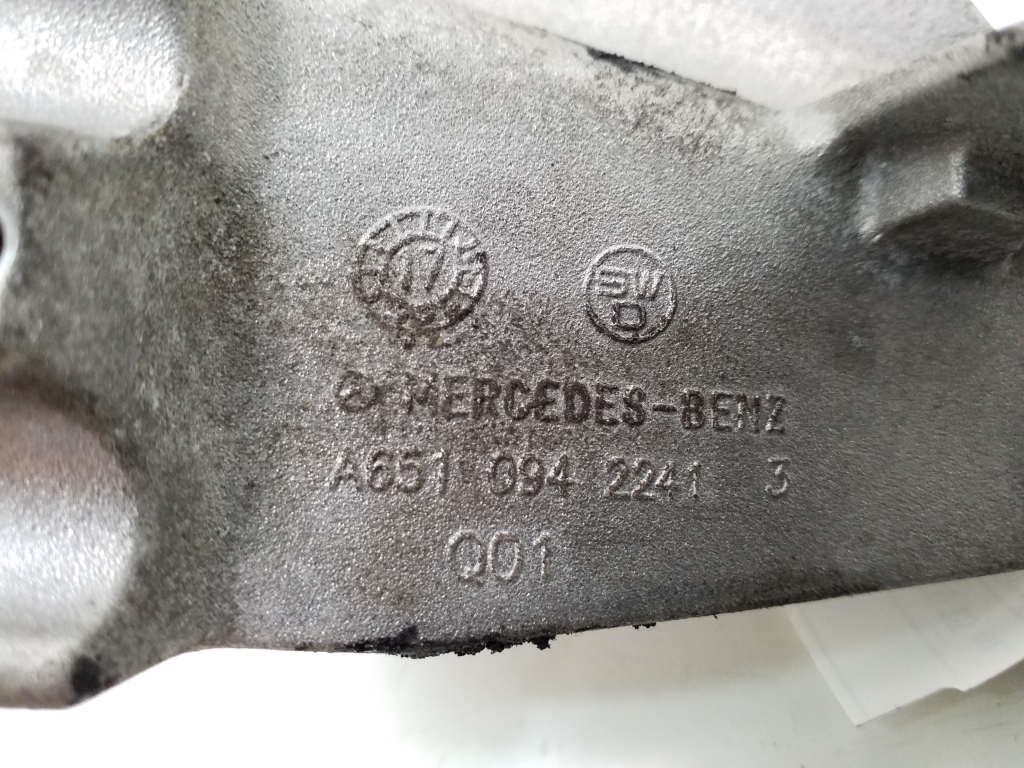 Naudotas Mercedes Benz Vito Oro filtro korpuso laikiklis A6510942241