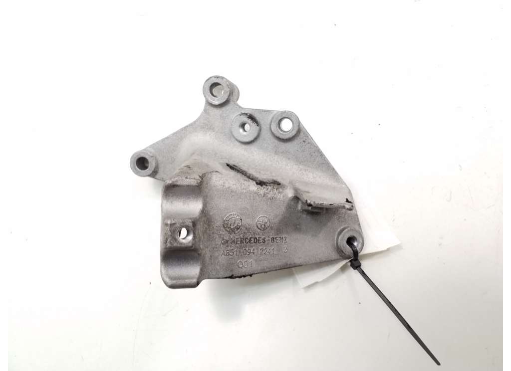 Naudotas Mercedes Benz Vito Oro filtro korpuso laikiklis A6510942241