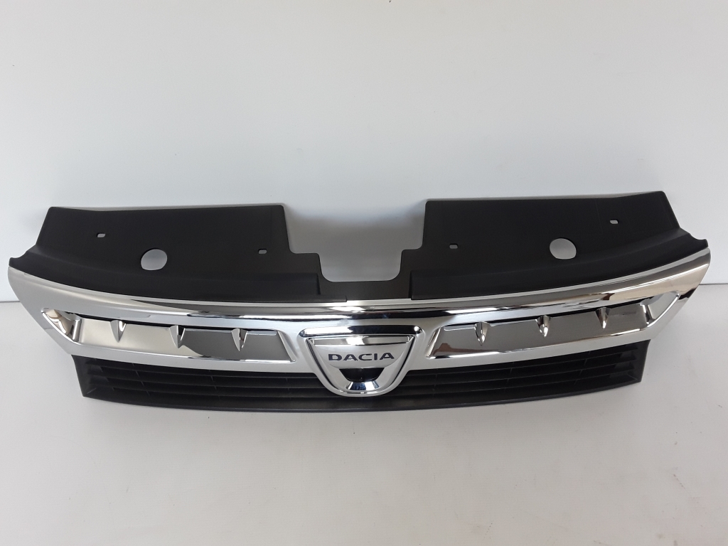 Used Dacia Duster Front grille 623103971R