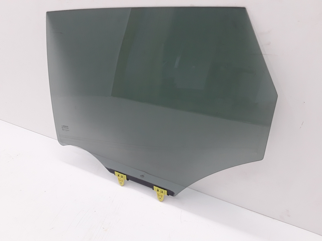 Used RENAULT Kadjar Glass rear side door 823016746R