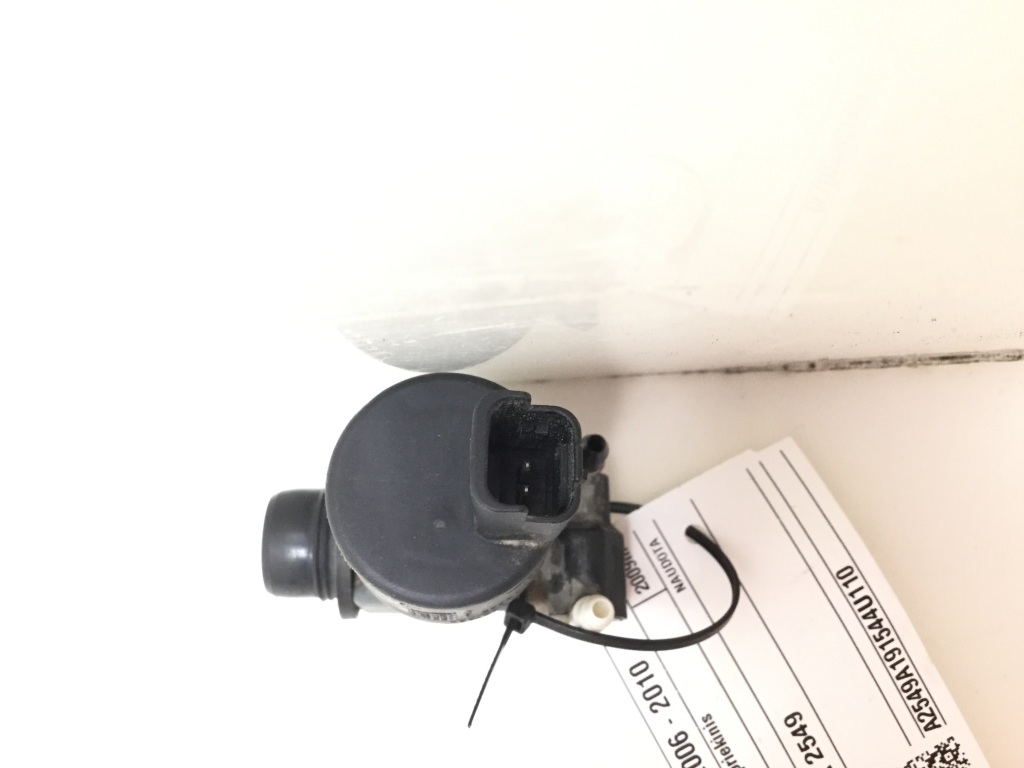 Used NISSAN Qashqai Front window washer motor 28920BU010