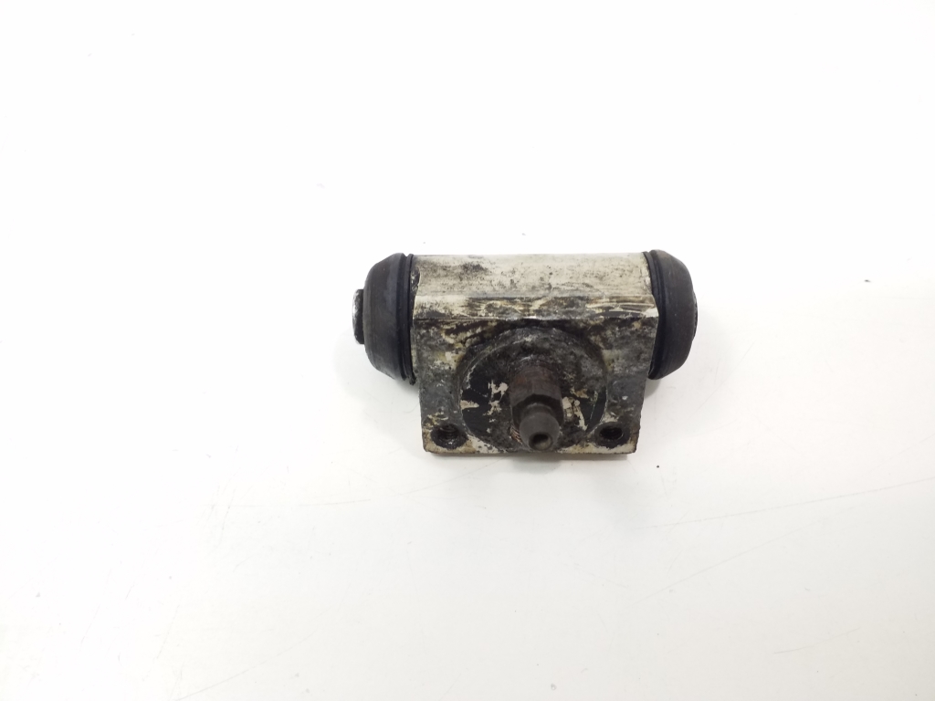 Used TOYOTA Hilux Rear brake cylinder 4755009090