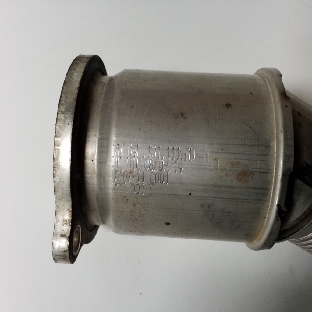 Used Volkswagen Golf Pipe 04L131111AD