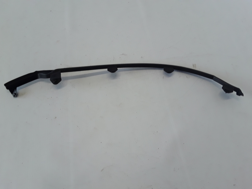 Naudotas VOLVO V90 Galinių šoninių durų juostelė prie stiklo išorinė ...