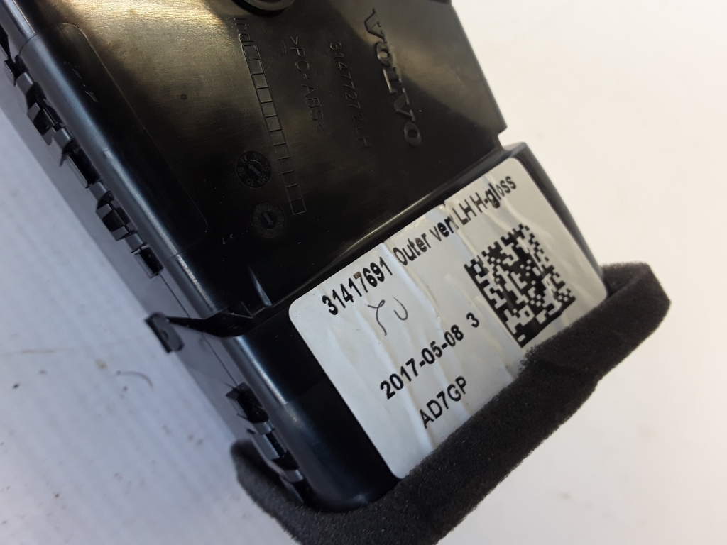 Used VOLVO XC60 Interior panel ventilation grilles 31417691