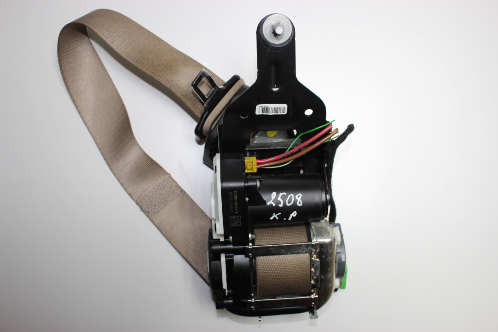 Used Mercedes Benz E-Class Front seat belt A2078605385