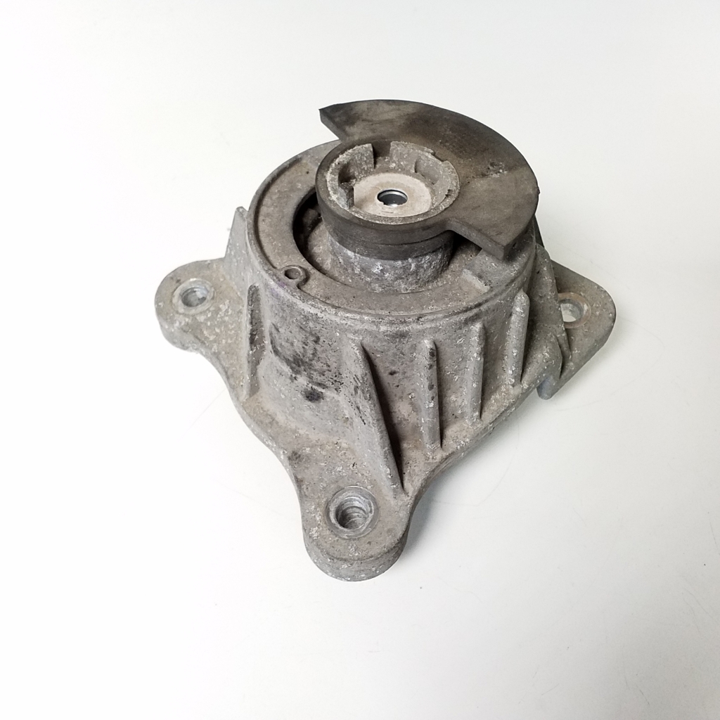 Used Mercedes Benz V-Class Engine cushion A4472410013