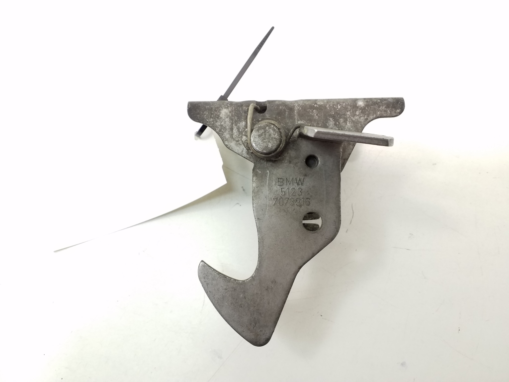 Used BMW 3 SERIES Engine hood opening handle on the hood 51237073916