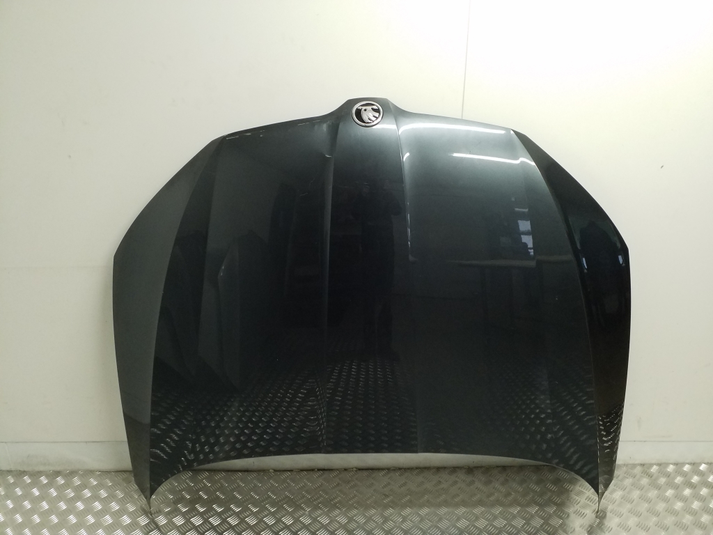 Used Skoda Superb Engine hood 3V0823155