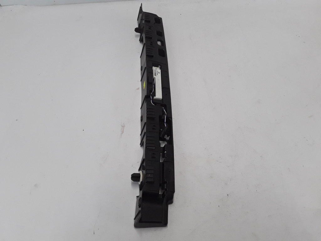 Used RENAULT Captur Rear bumper bracket on the rear panel 850425825R