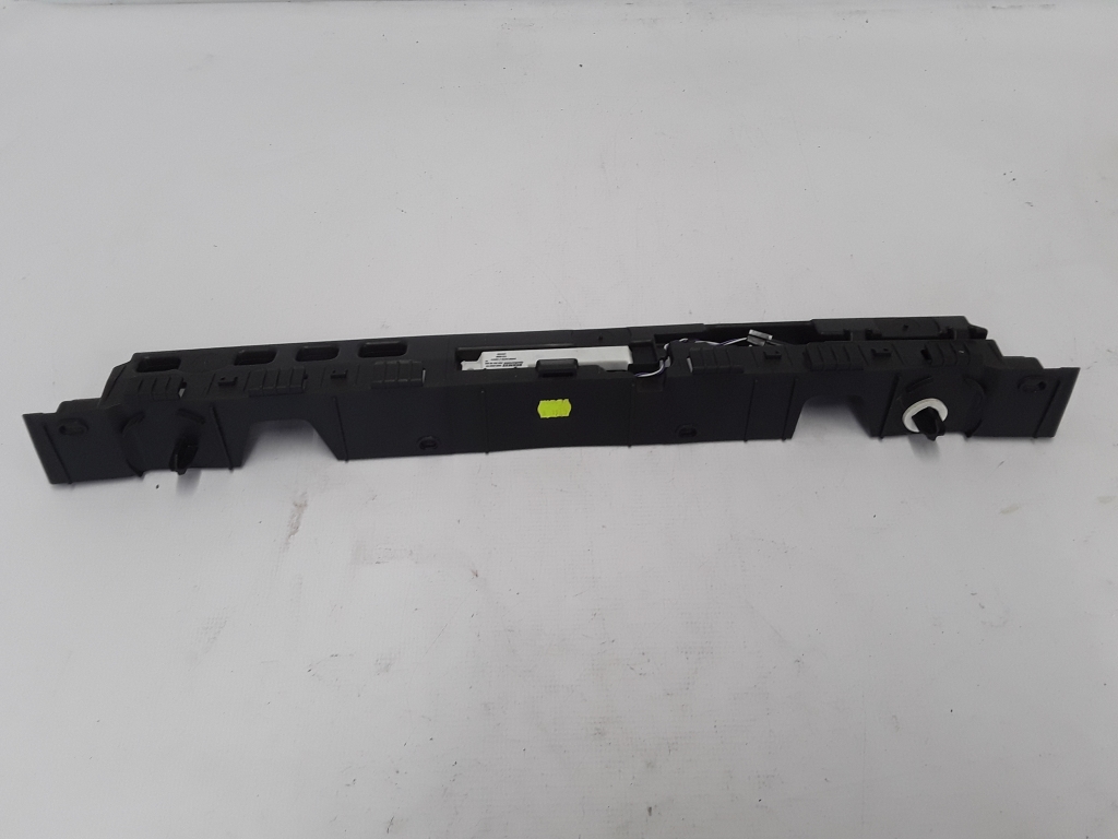 Used RENAULT Captur Rear bumper bracket on the rear panel 850425825R
