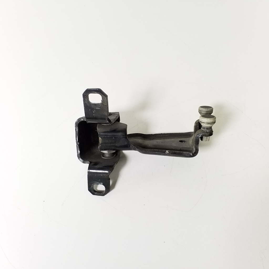 Used Mercedes Benz V-Class Sliding door bracket A4477600347