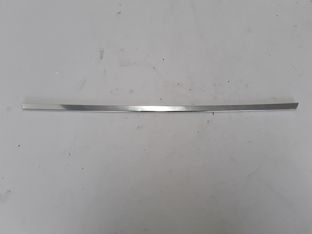 Naudotas VOLVO XC60 Galinių šoninių durų juostelė prie stiklo išorinė ...