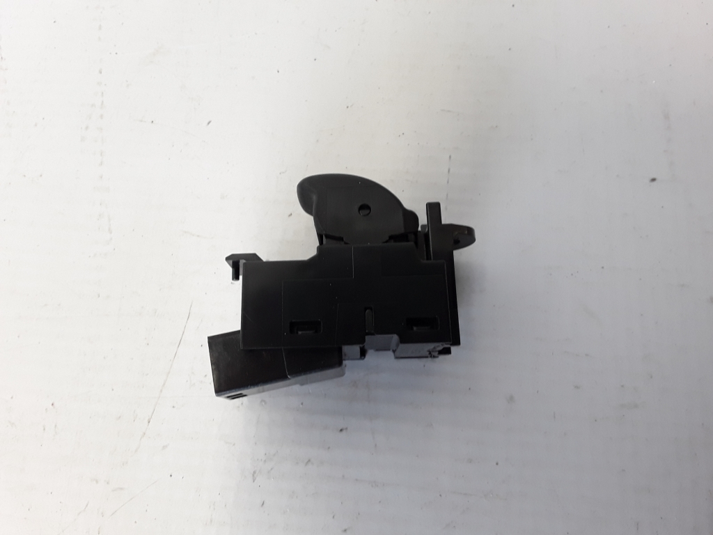 Used VOLVO XC60 Rear side door glass switch 31433408