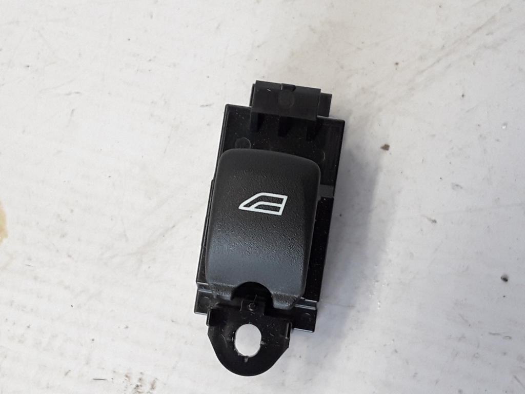 Used VOLVO XC60 Rear side door glass switch 31433408