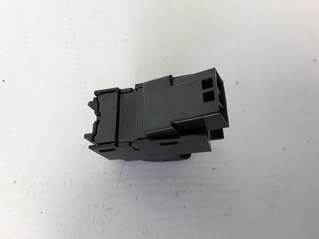 Used VOLVO XC60 Rear side door glass switch 31433408