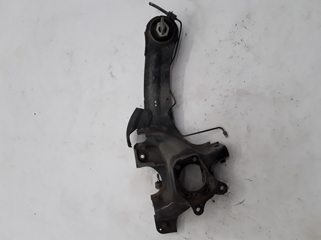 Used VOLVO V60 Rear hub stump without bearing 31476212