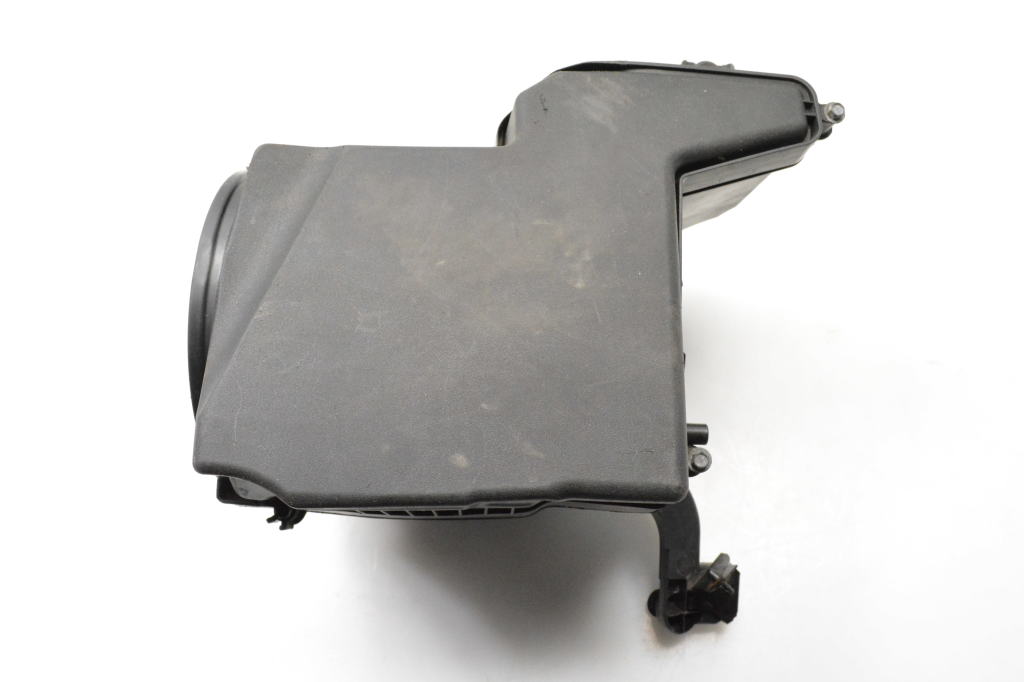 Used Ford Focus Air filter housing AV619600BG