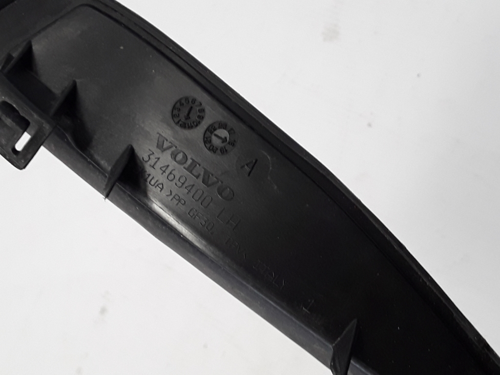 Used VOLVO S90 Windscreen strut outer 31469400