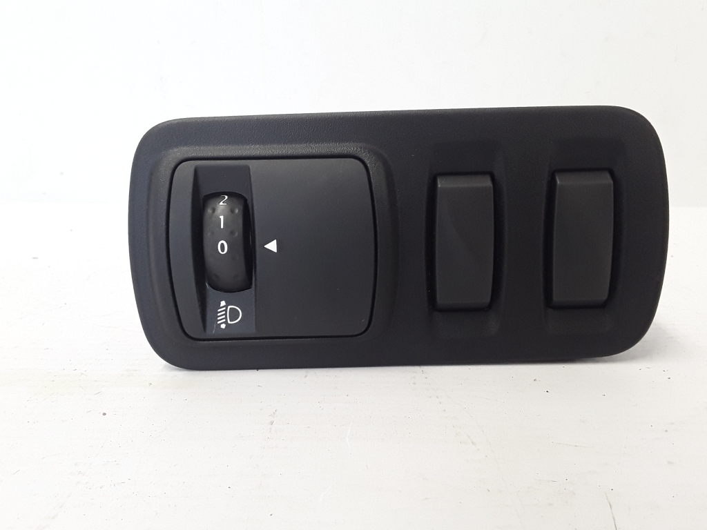 Used RENAULT Kadjar Switch light level regulator 251635477R