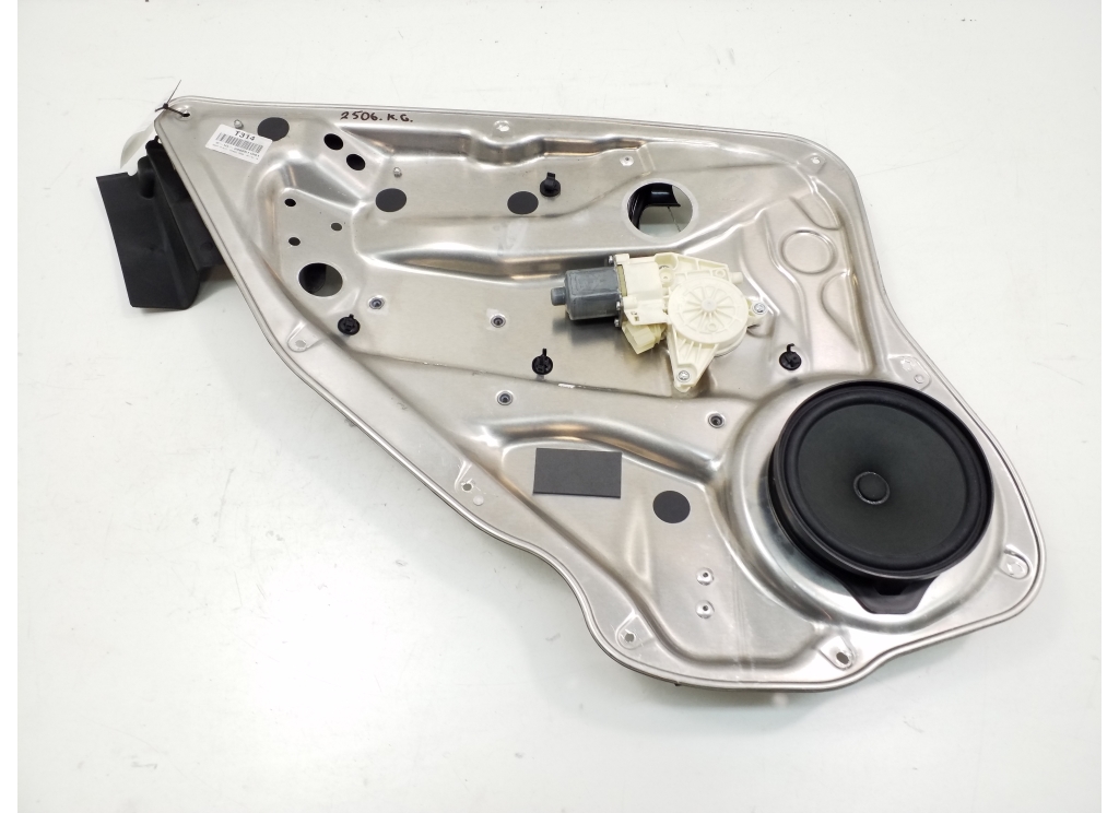 Naudotas Mercedes Benz C-Class Galinių šoninių durų stiklo pakėlikas ir ...