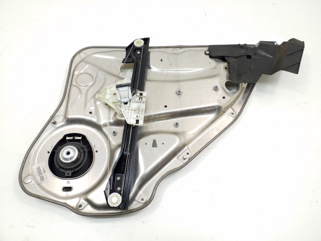 Naudotas Mercedes Benz C-Class Galinių šoninių durų stiklo pakėlikas ir ...