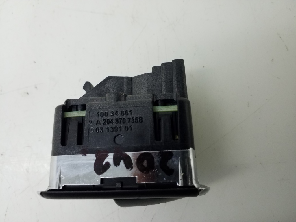 Used Mercedes Benz E-Class Rear side door glass switch A2048707358