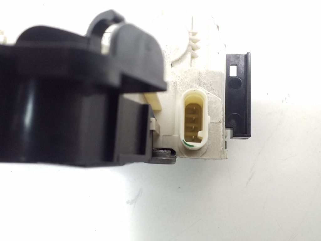 Naudotas Mercedes Benz GLK-Class Galinių šoninių durų užraktas A2047301435