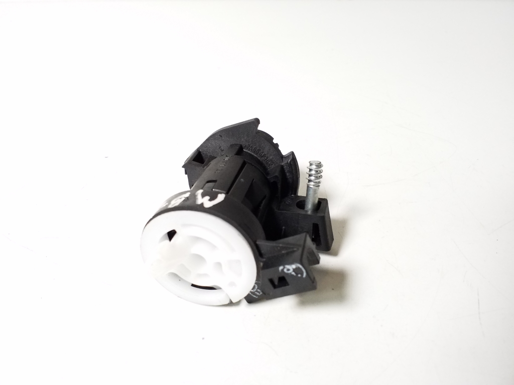 Used Mercedes Benz E-Class Tailgate lock A2047500061