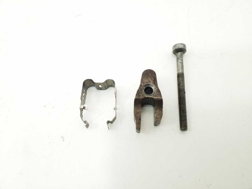 Used Mercedes Benz C-Class Fuel injector holder A6510160238