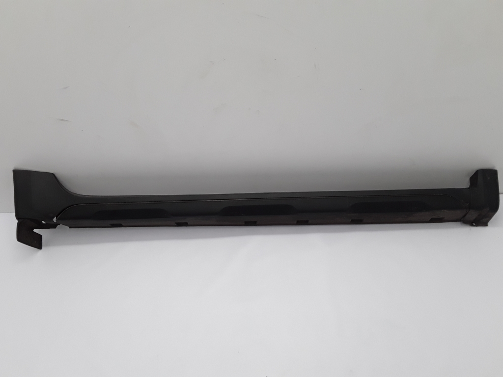 Naudotas Dacia Duster Išorinė slenksčio apdaila