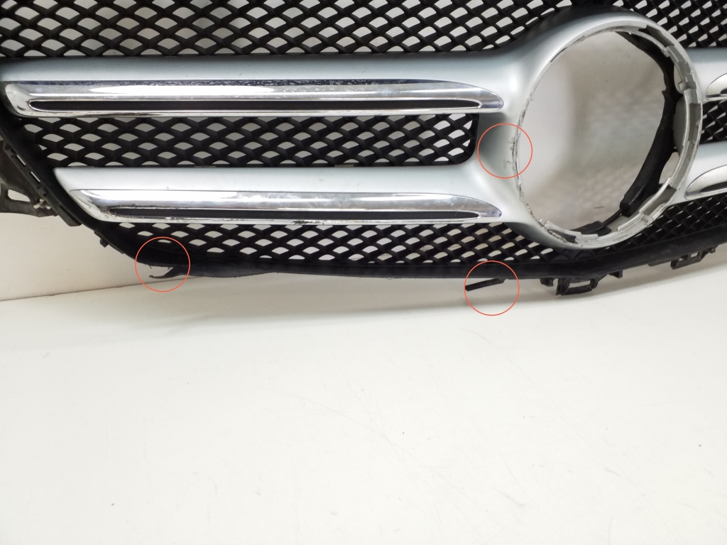 Used Mercedes Benz E-Class Front grille A2138880123