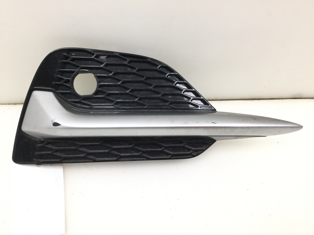 Used NISSAN Qashqai Front bumper lower grille 62256HV20A