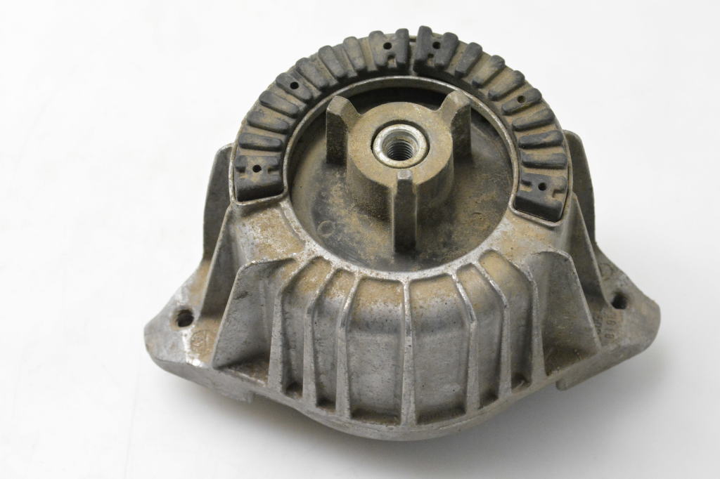 Used Mercedes Benz E-Class Engine cushion A2122401917