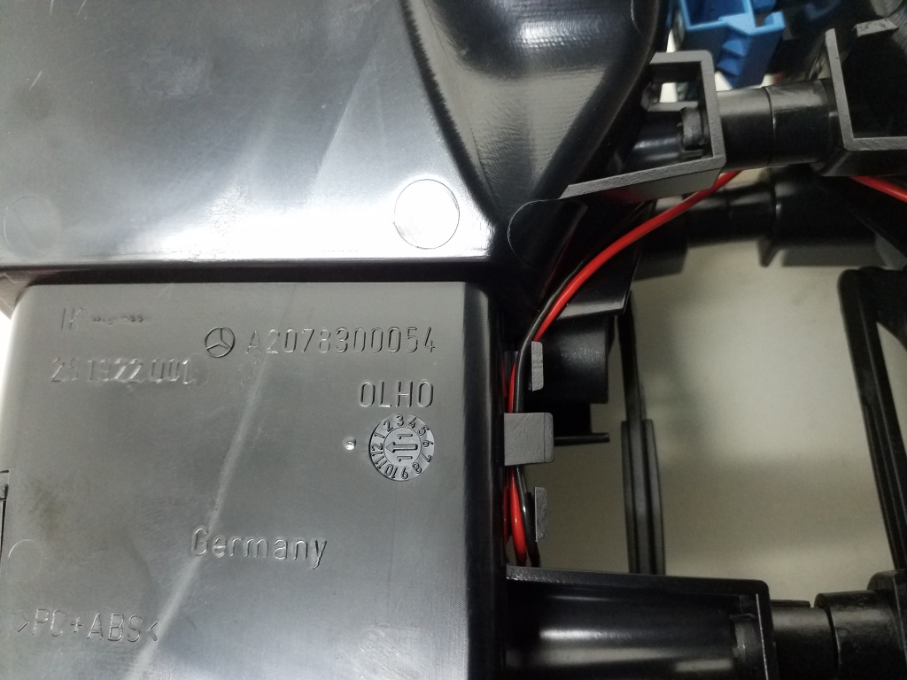 Used Mercedes Benz E-Class Interior panel ventilation grilles A2078300054