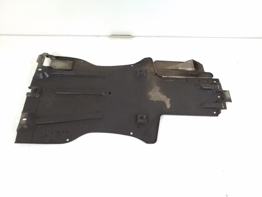 Used Porsche Cayenne Bottom protection 7L8825231A