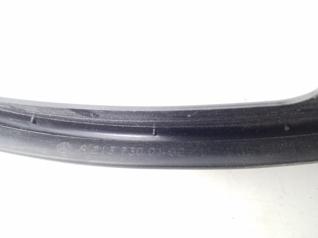 Used Mercedes Benz E-Class Other detail of the rear side door A2137300102