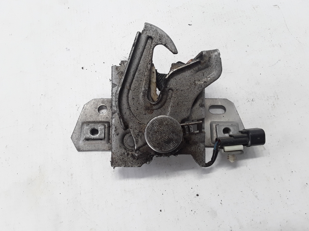 Used VOLVO C70 Engine cover lock 30716529