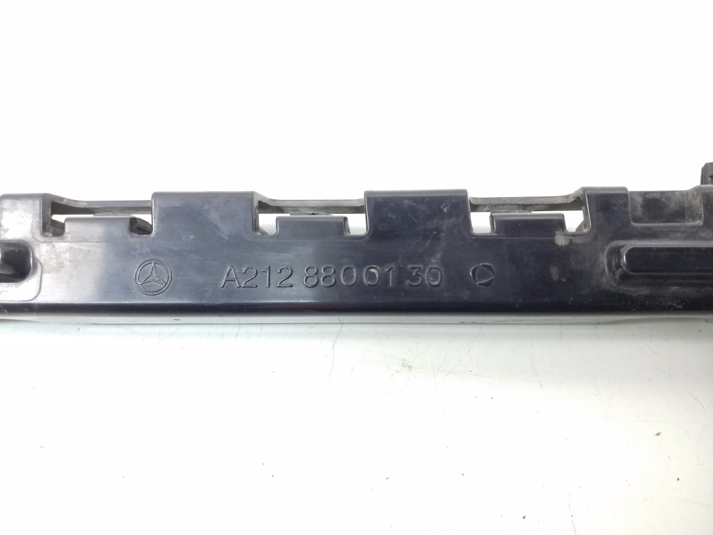 Naudotas Mercedes Benz E-Class Galinio bamperio laikiklis A2128800130
