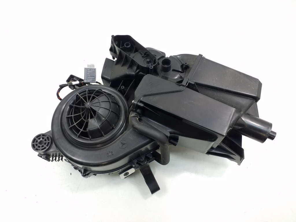 Used Mercedes Benz GL-Class Cabin shoulders and its details