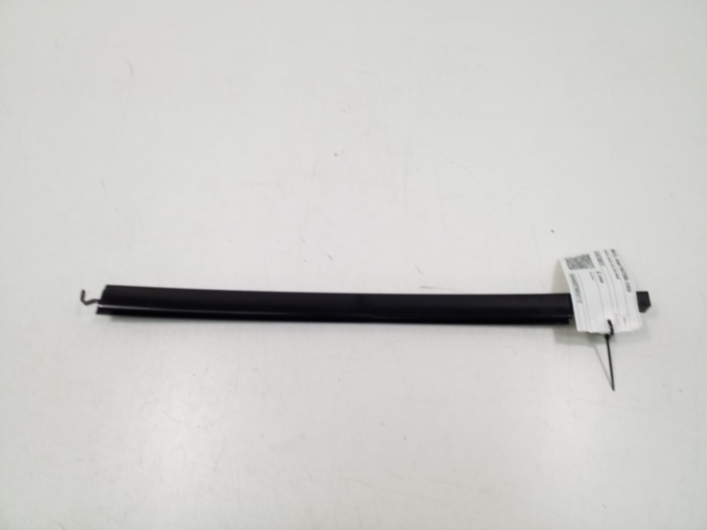 Naudotas Mercedes Benz GL-Class Galinių šoninių durų kita detalė ...