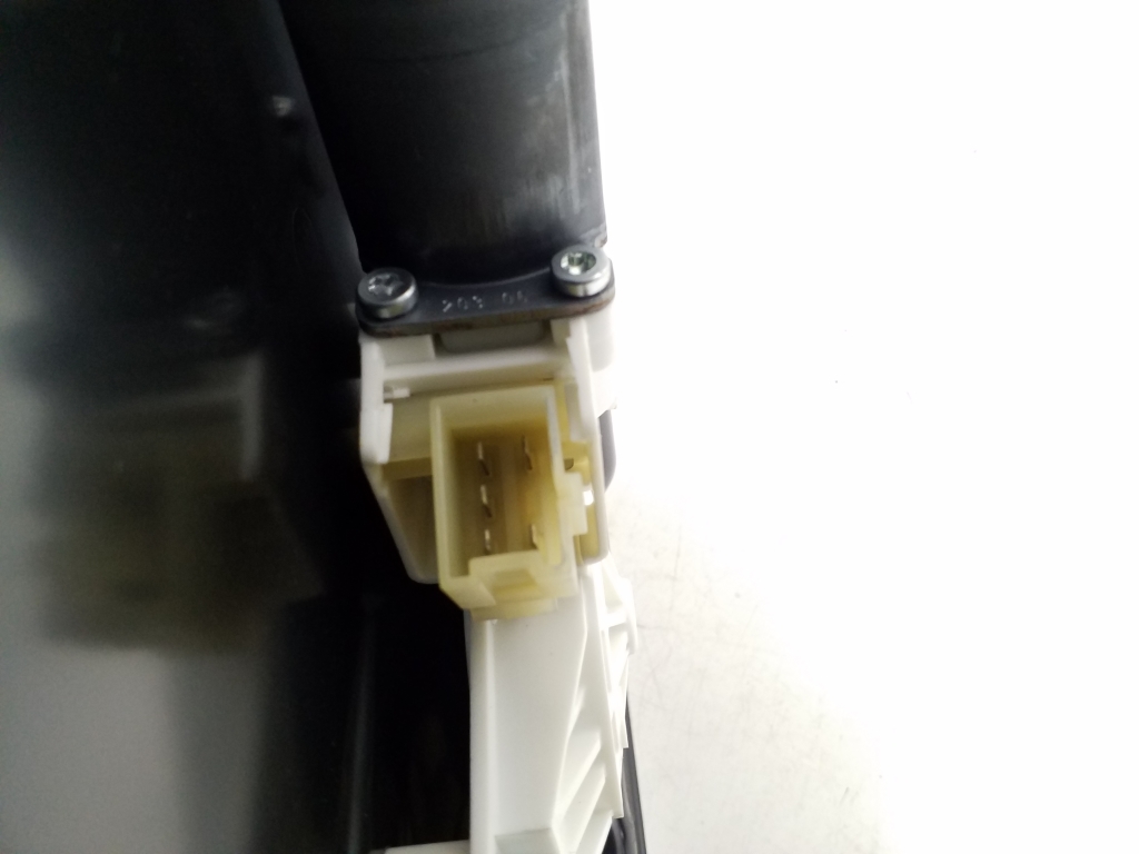 Used Mercedes Benz GL-Class Rear side door window lifter and its details