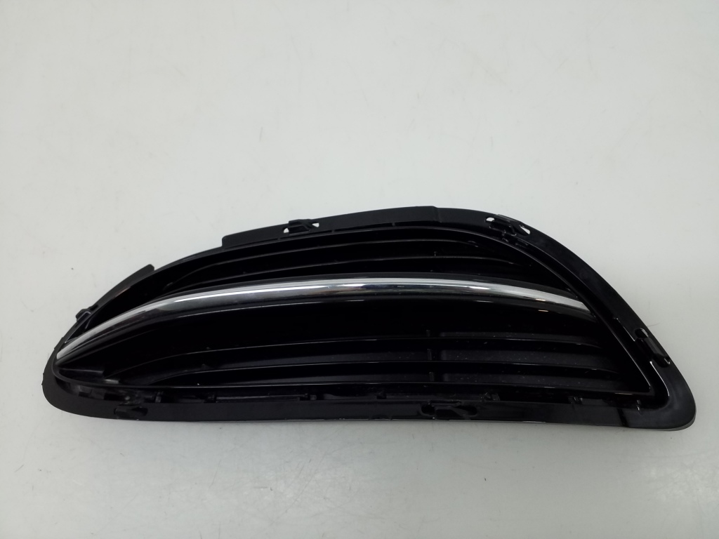Used Mercedes Benz S-Class Front bumper fog lamp cover A2228850924