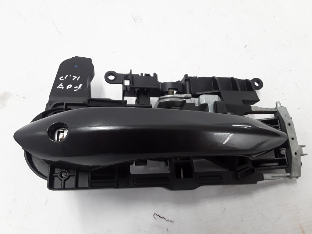 Used BMW 5 SERIES Front door external opening handle and its details