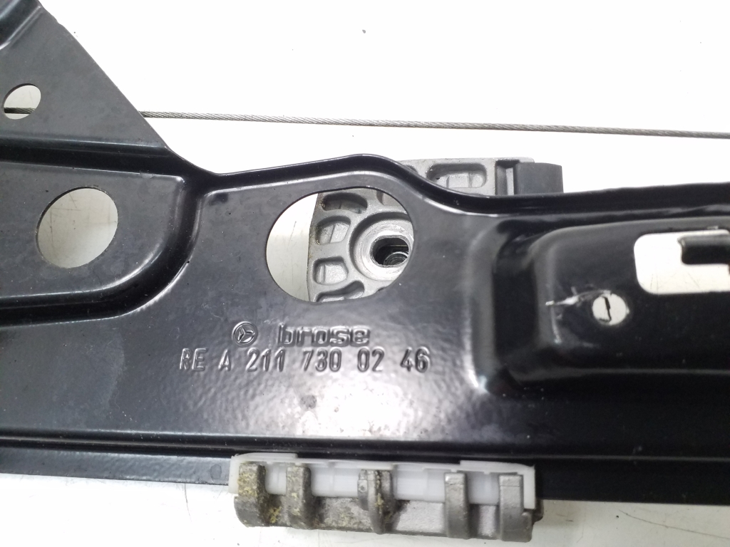 Naudotas Mercedes Benz E-Class Galinių šoninių durų stiklo pakėlikas ir ...