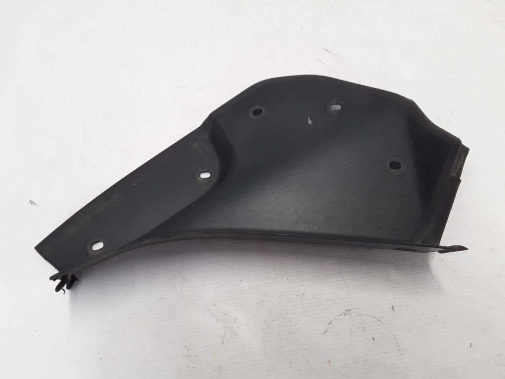 Used BMW 5 SERIES Tail light trim 51497201659