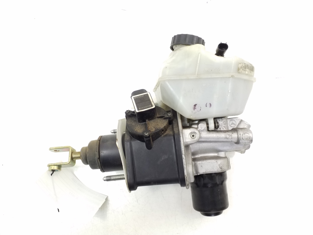 Used Mercedes Benz E-Class Master cylinder A0004300412