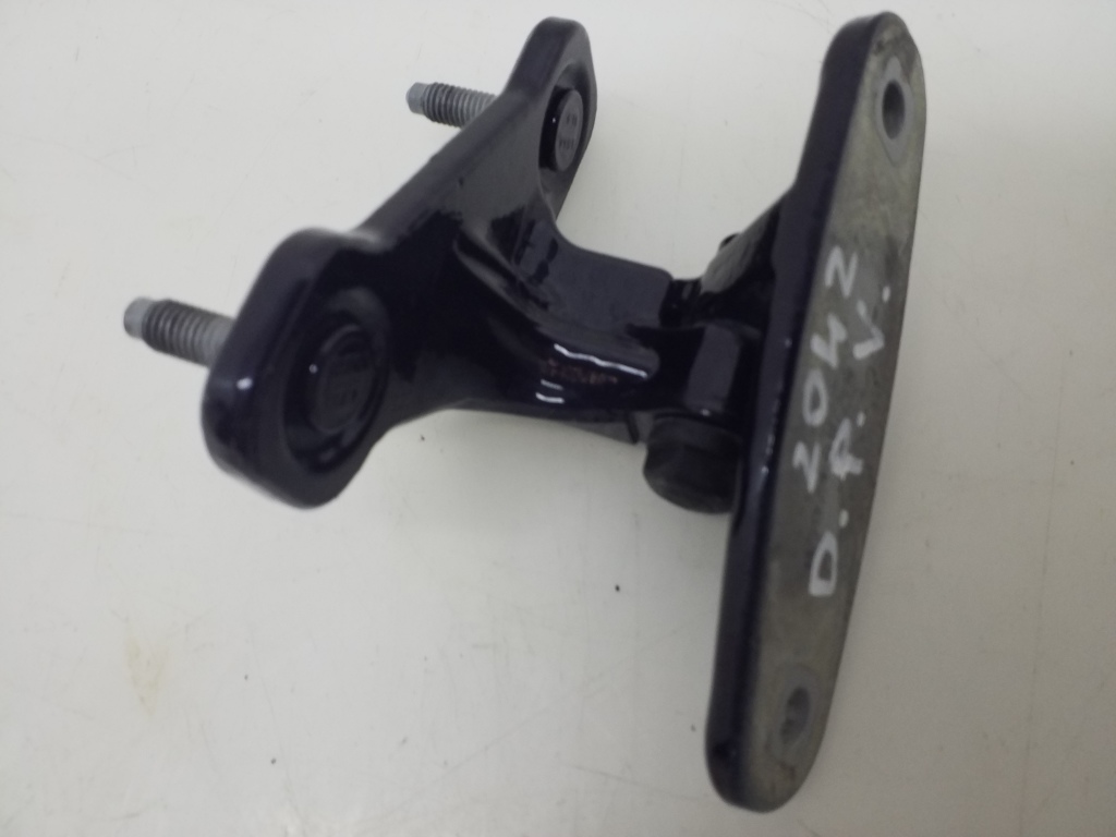 Used Mercedes Benz E-Class Front door top hinge A2047201637